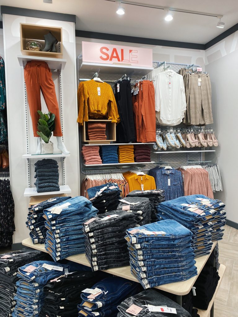 Shop 20% OFF at Refinery's new stores! - Varsityvibe